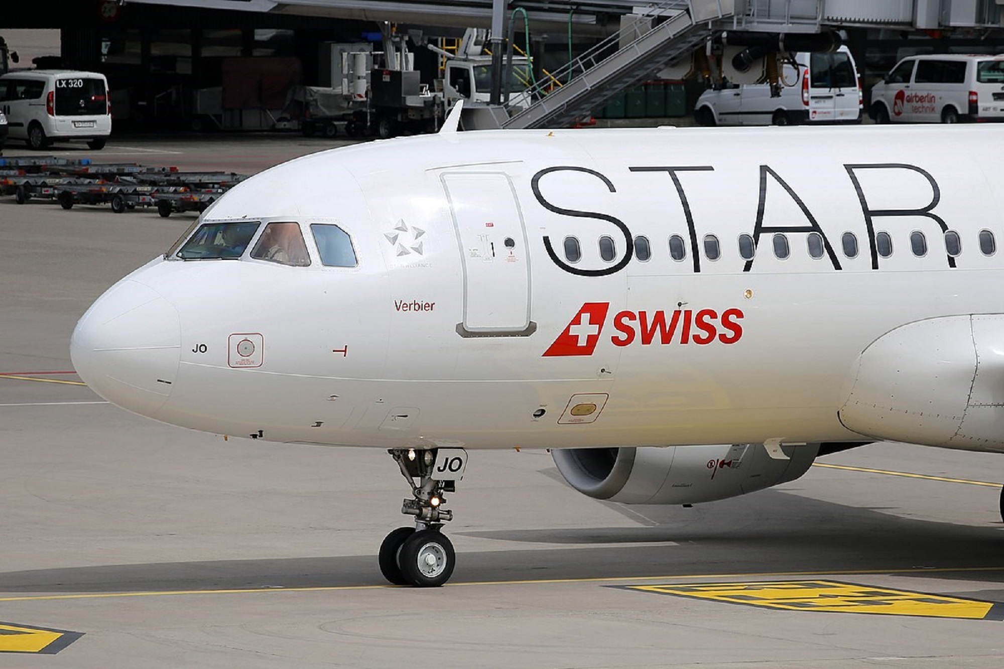 SWISS fleet reunites after A320 returns from COVID storage