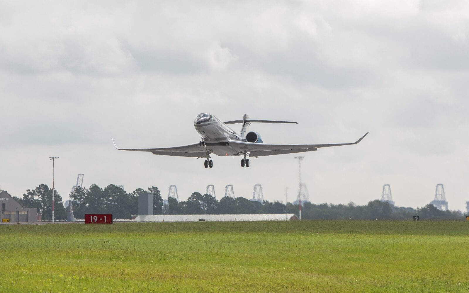 Gulfstream completes first flight of second G800 test jet