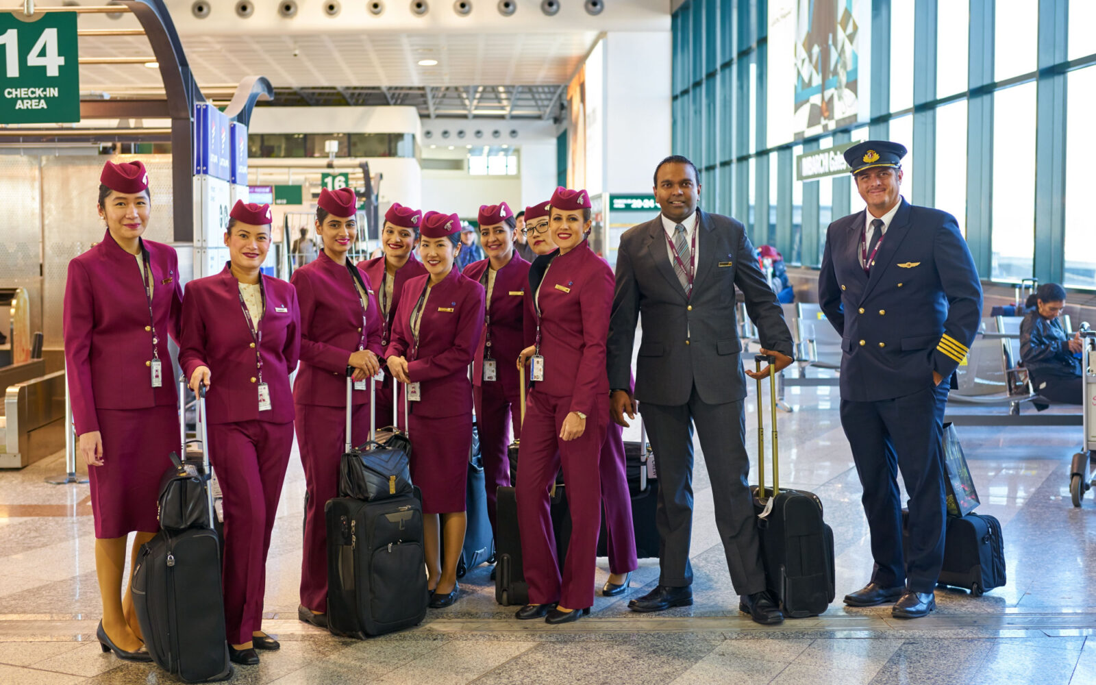 Male Qatar cabin crew sacked over use of tinted moisturizer - AeroTime