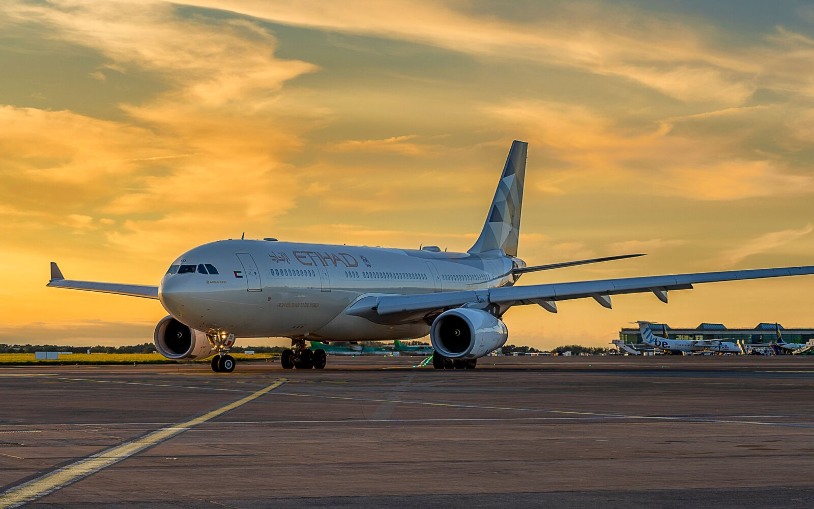 Passengers sue Etihad for mishandling air rage incident - AeroTime