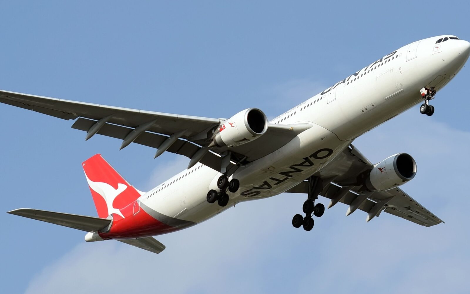 Qantas to end Shanghai service; launch Brisbane-Manila route - AeroTime