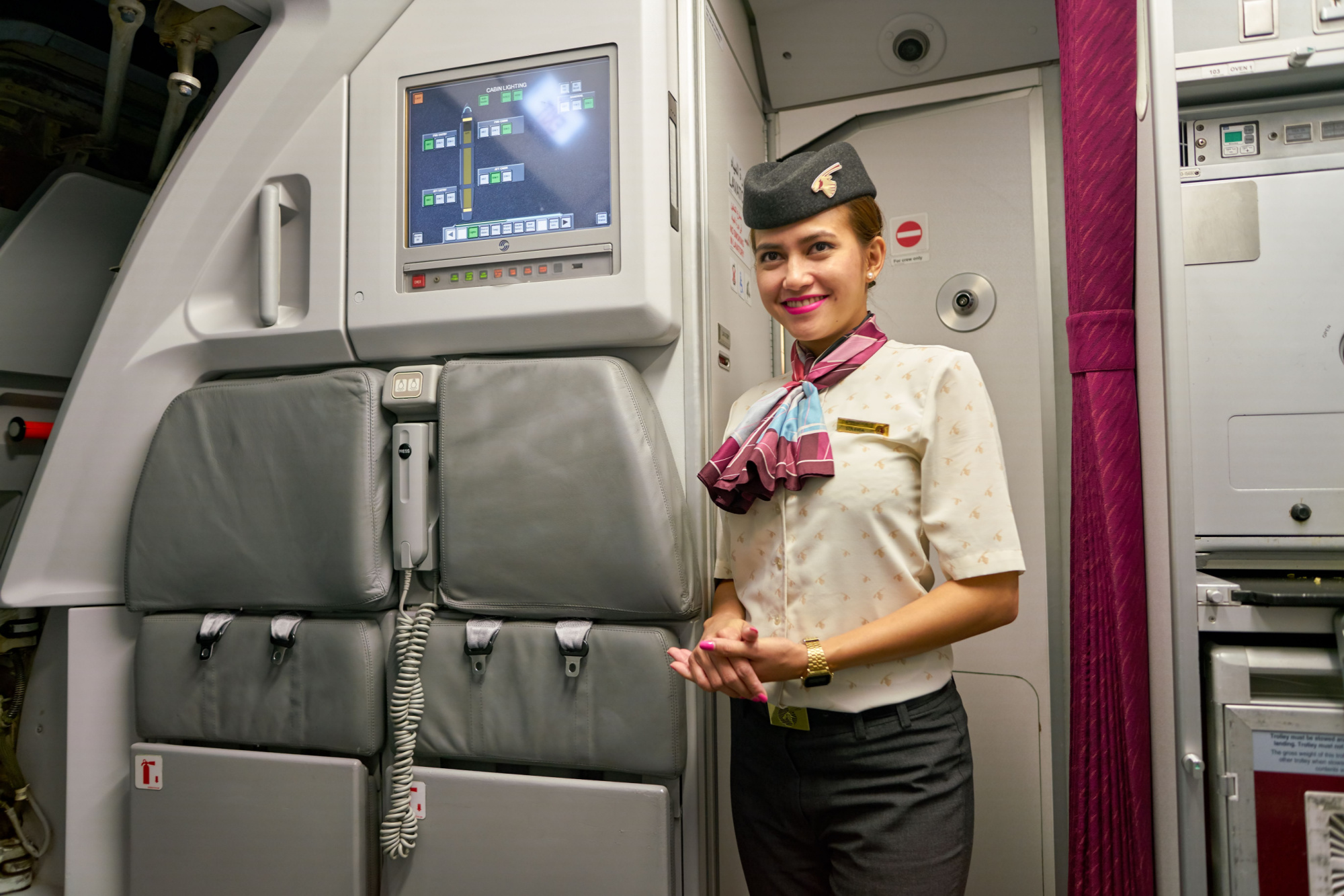 Qatar Airways ends employee uniform social media ban - AeroTime