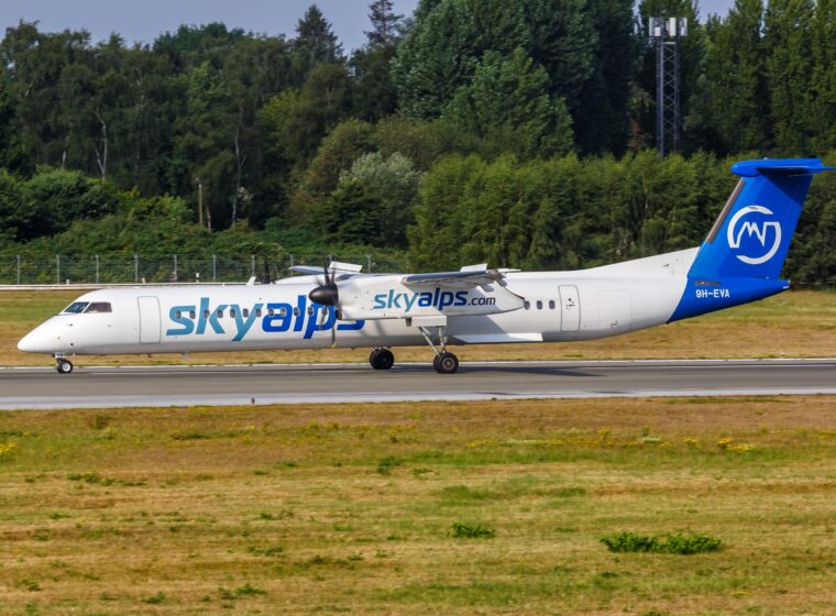 Dash 8 Q400 - AeroTime