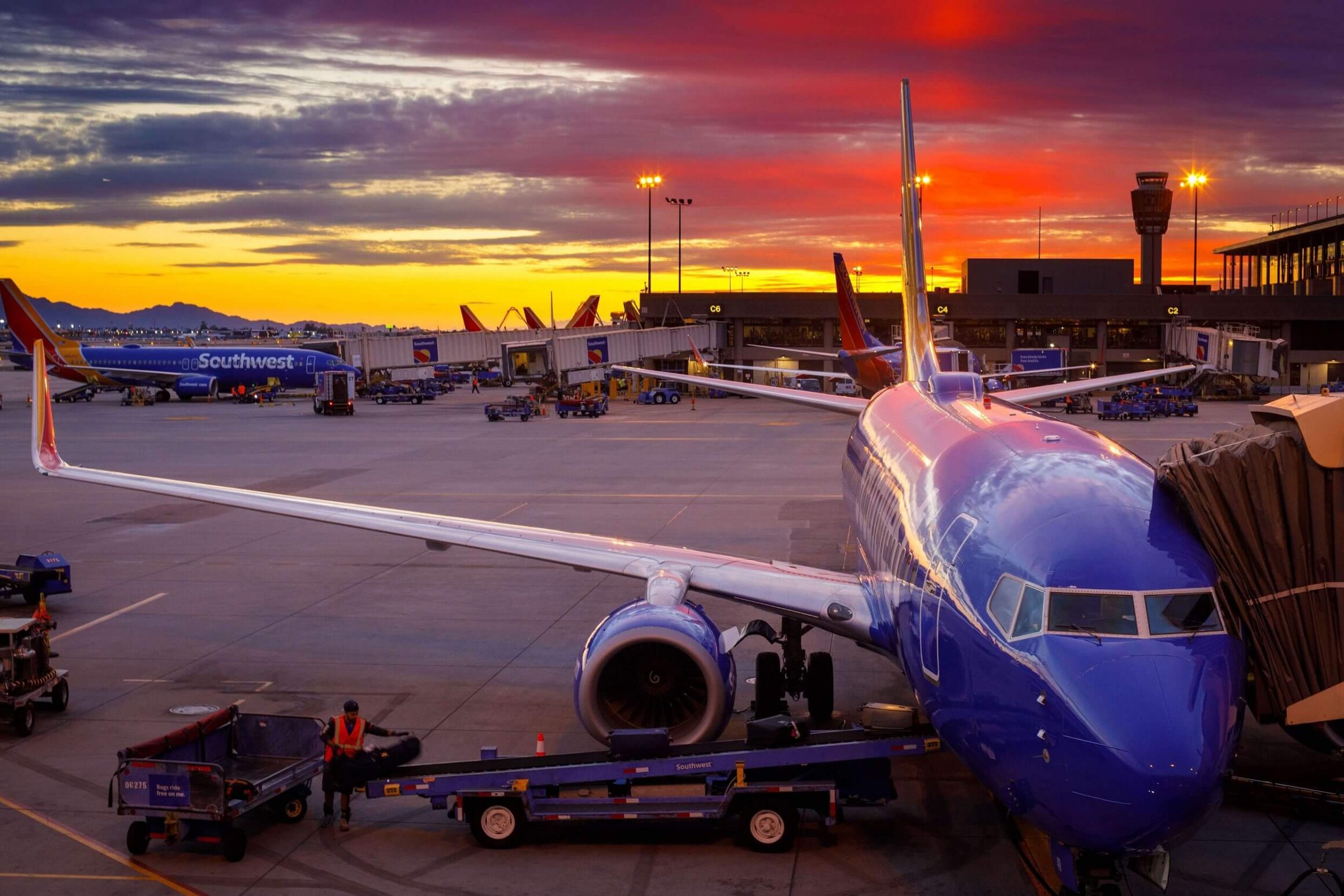 FedEx, Southwest planes narrowly avoid collision at Austin Airport ...