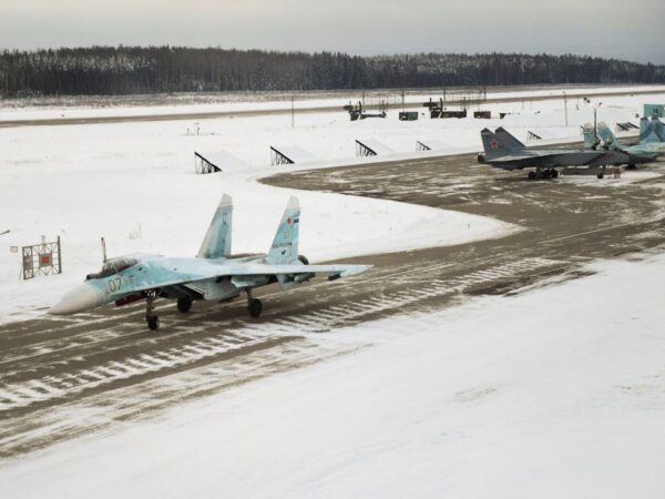 US Marine F-35B suffers nose gear collapse after emergency landing ...