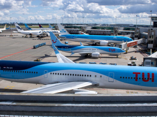 Analysts and Airbus at odds over Airbus A220-500 launch date - AeroTime