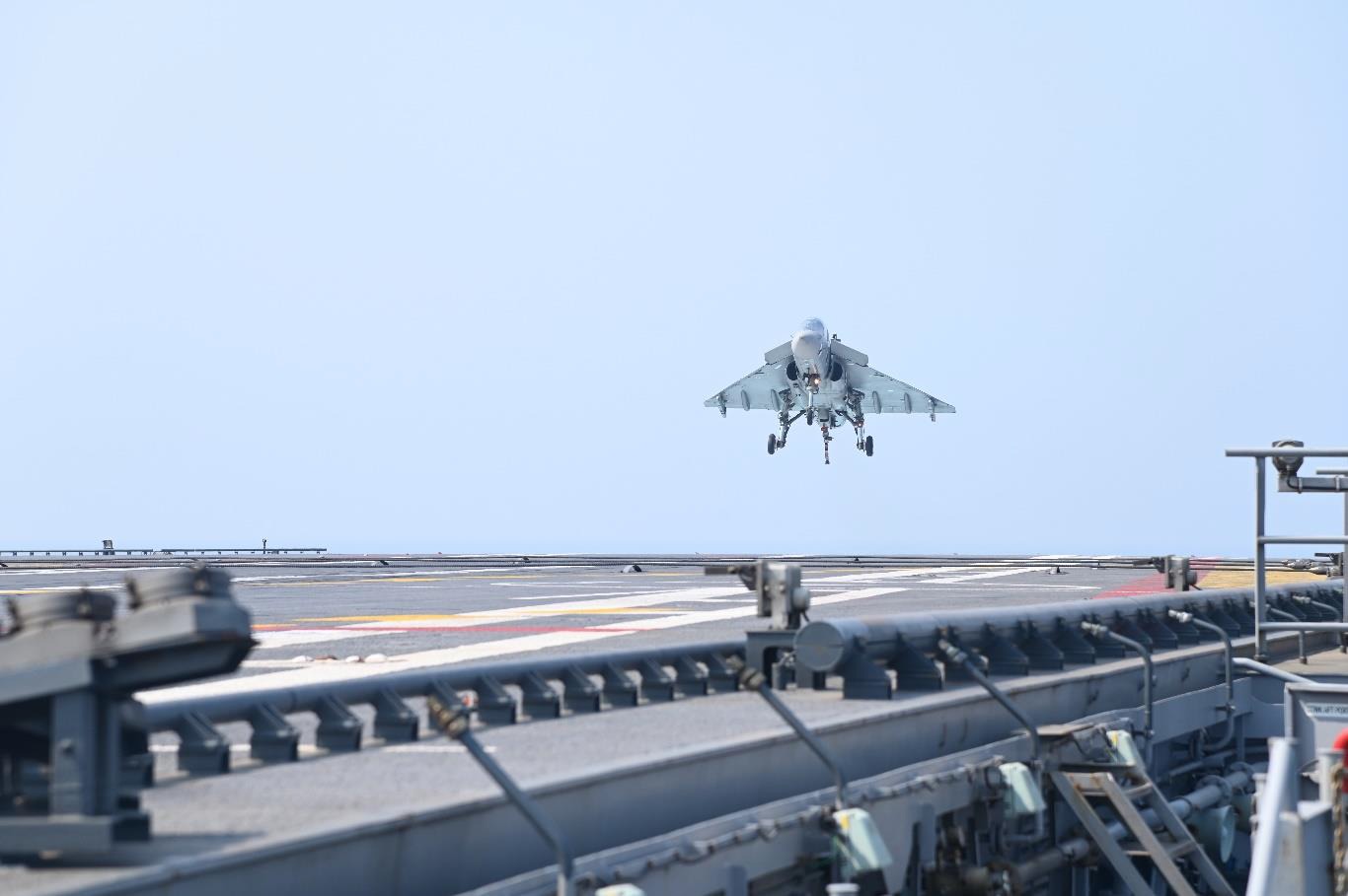 Indian Navy LCA fighter achieves first landing on INS Vikrant: video ...