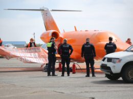 ATR unveils plans for hybrid version of its best-selling turboprop ...