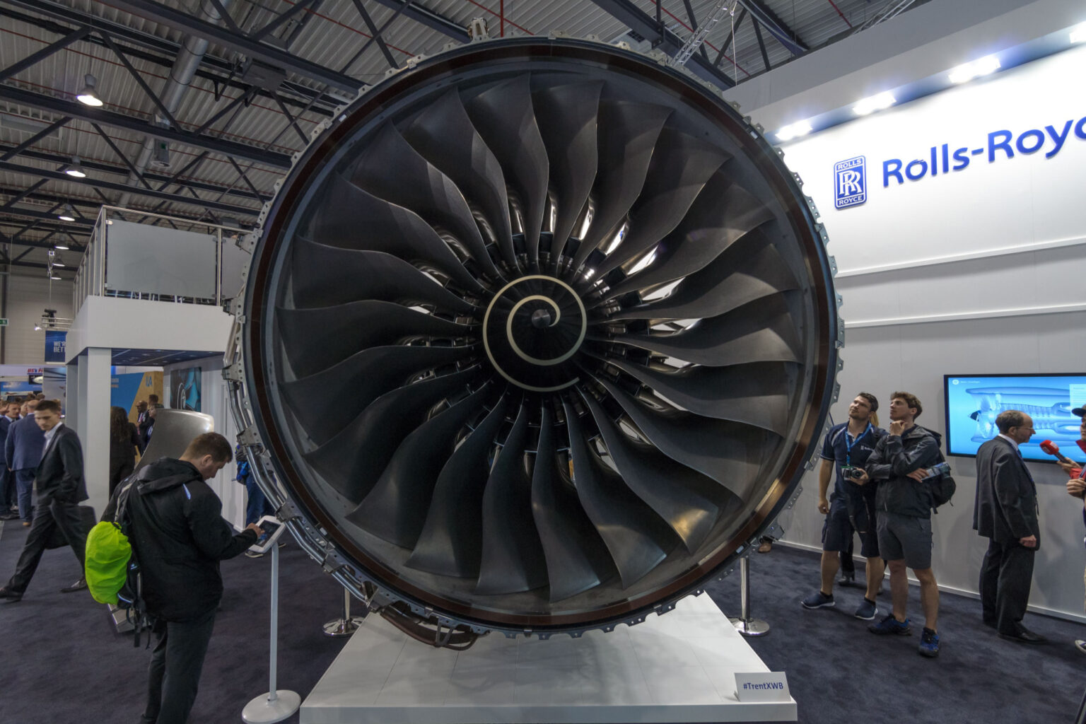 Who are the world’s largest aircraft engine manufacturers?