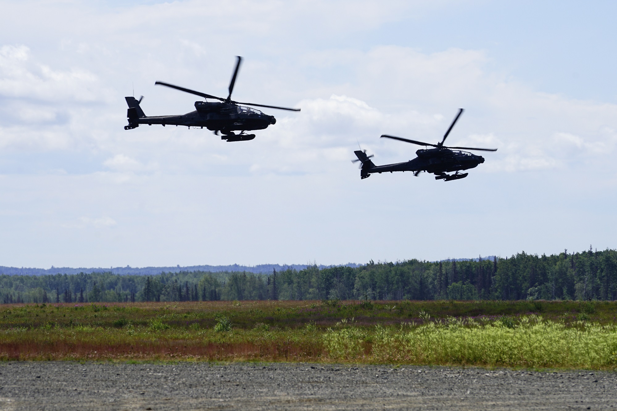 Three soldiers killed after US Apache helicopters collide - AeroTime