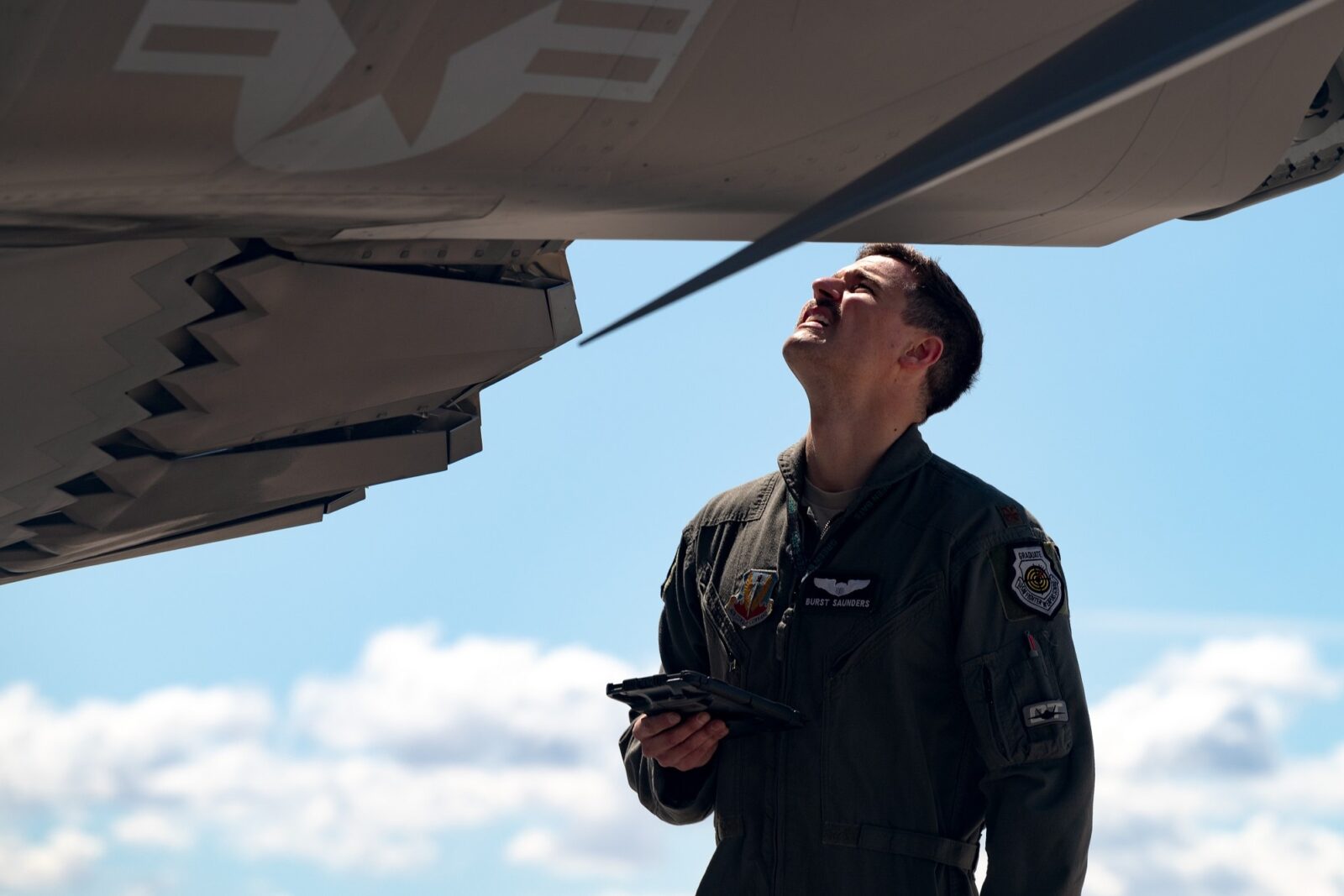 USAF F-35 pilots train to perform maintenance and refueling