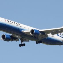 United Airlines Boeing 767 fuselage bends after rough landing - AeroTime