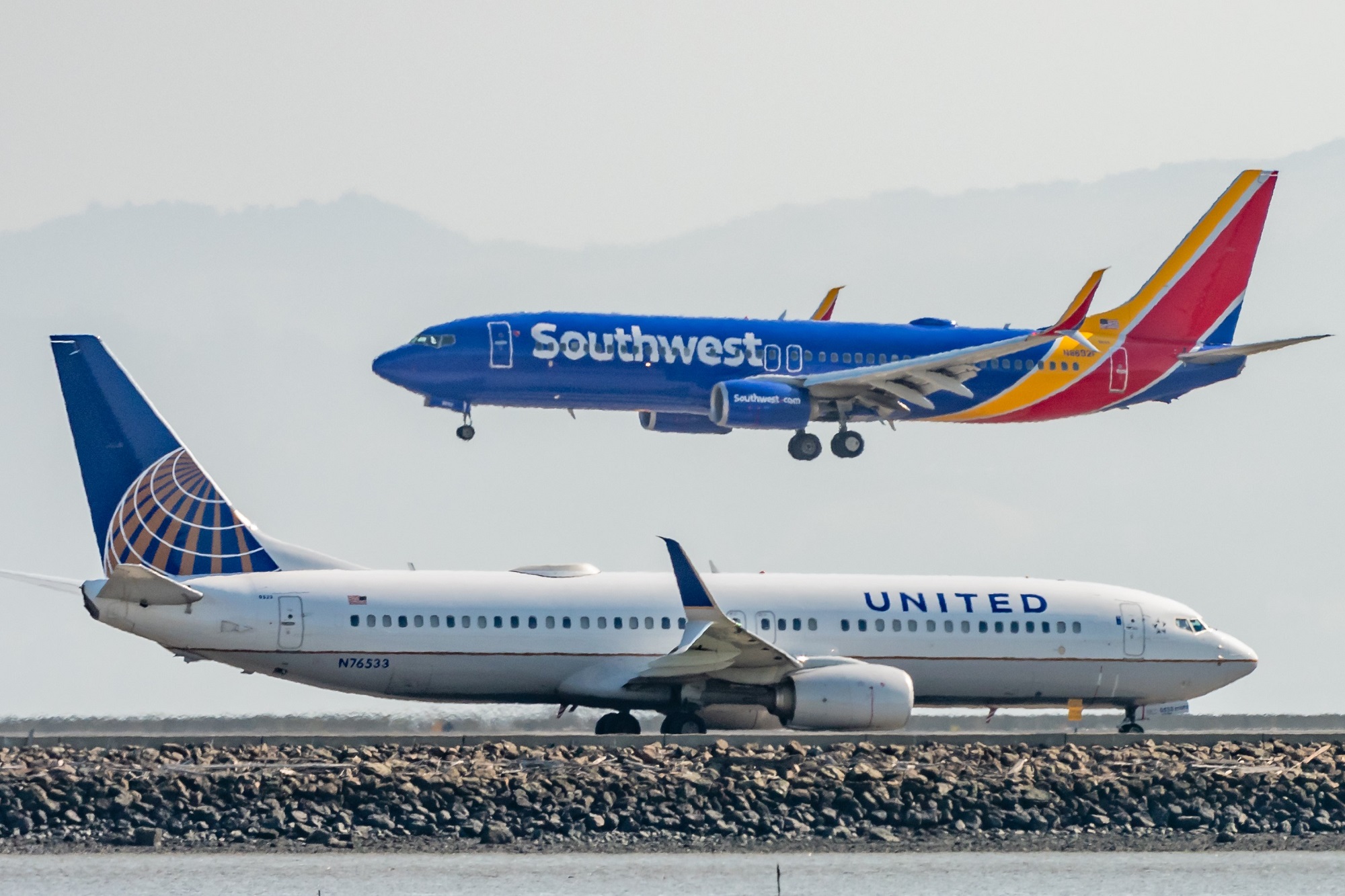 United, Alaska forced to abort landings due to Southwest 737 - AeroTime
