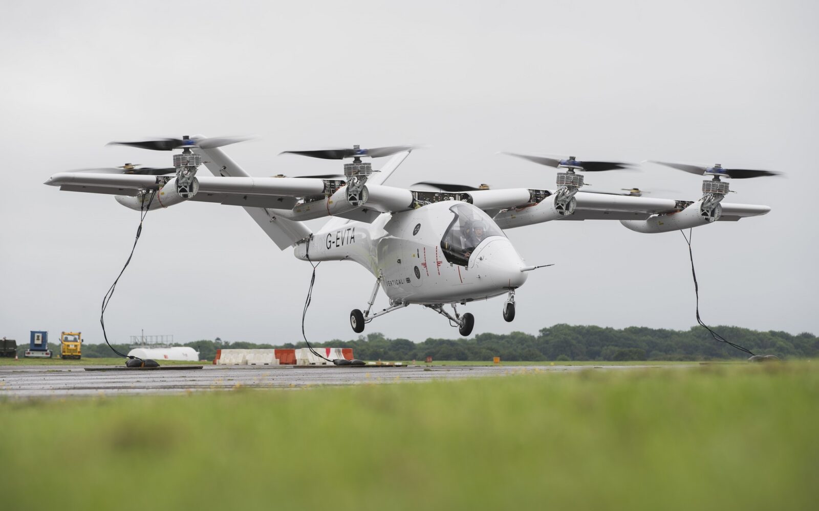 Vertical’s VX4 eVTOL achieves first tethered piloted flight