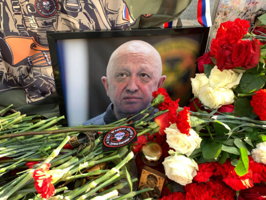 United Airlines Boeing 767 loses part of fuselage panel - AeroTime