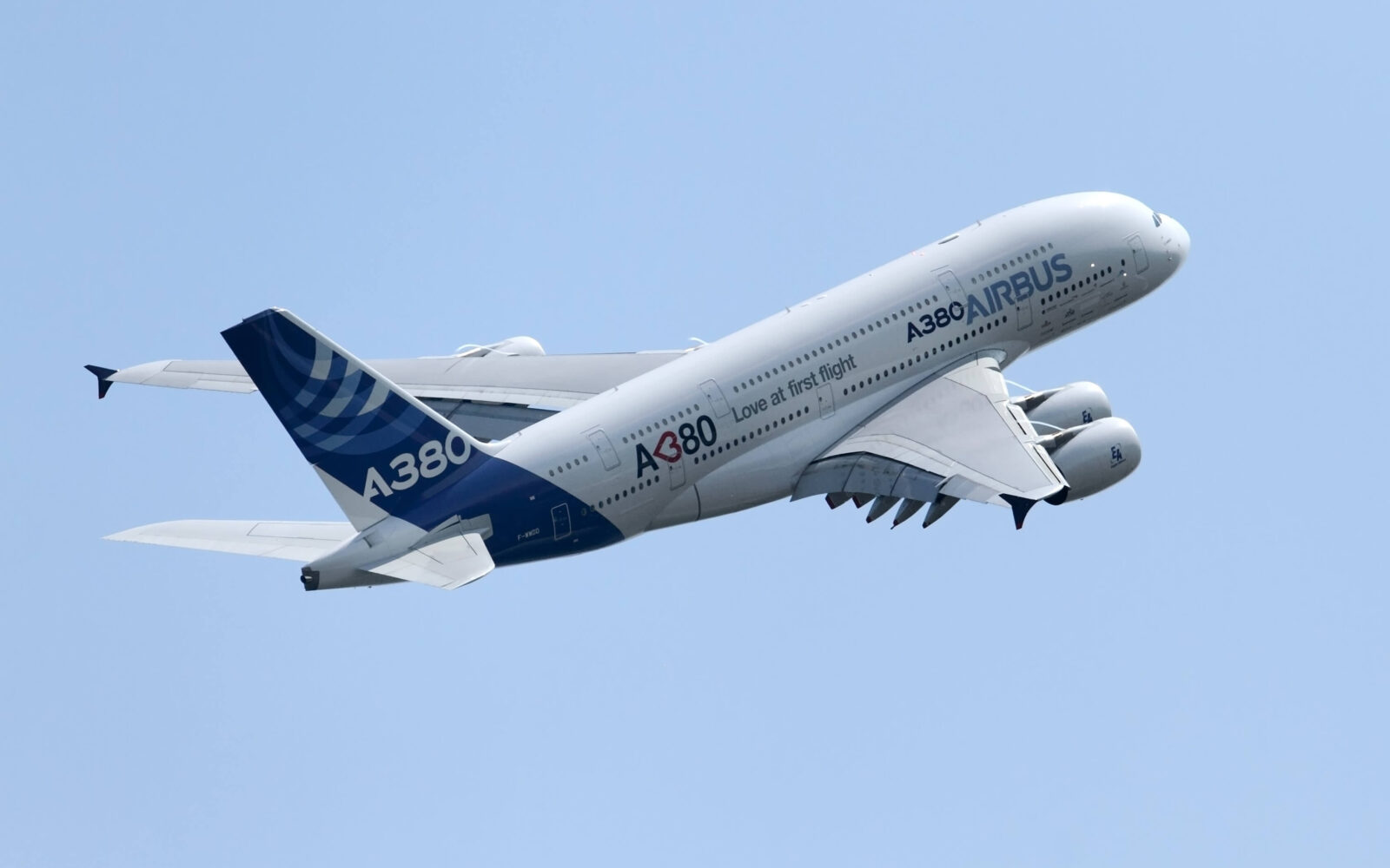 Final Airbus A380 completes heartfelt test flight - AeroTime