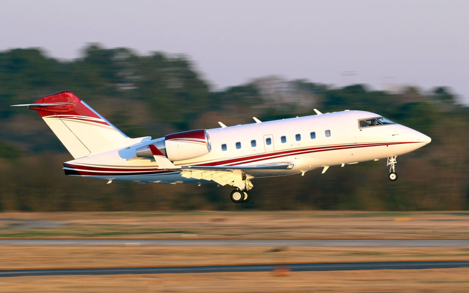 Why did the flaps extend inadvertently on a Bombardier business jet ...