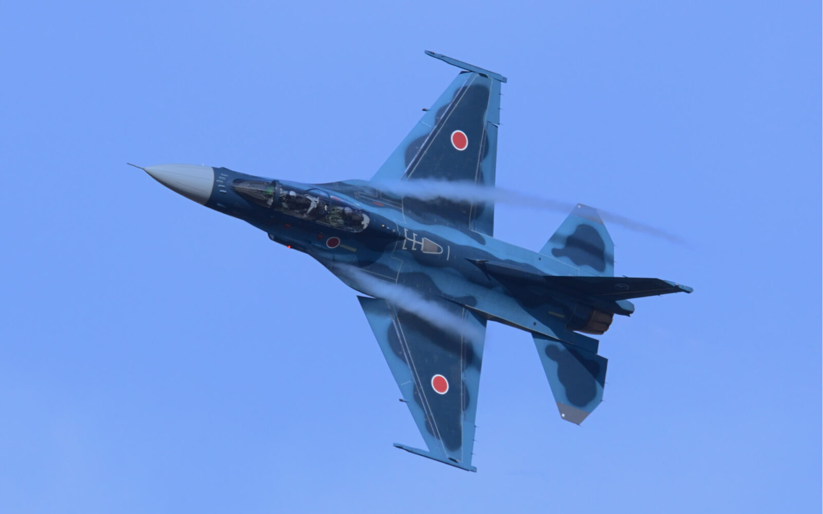 Japanese F-2 fighter jet loses canopy during interception - AeroTime