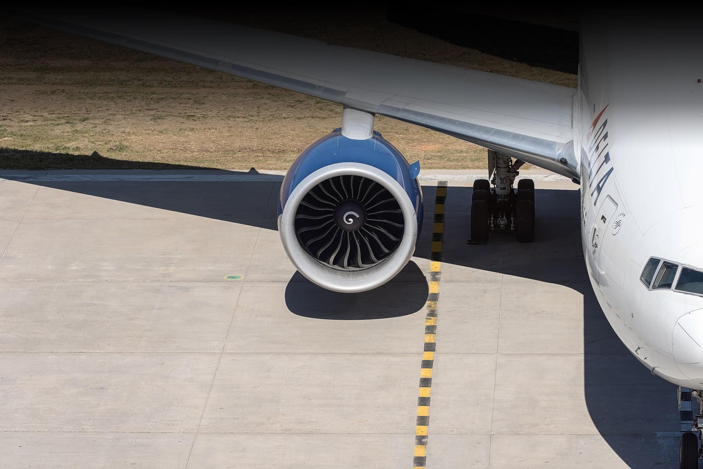 Snow is falling: Delta suffers foam dispersion incident in LAX - AeroTime