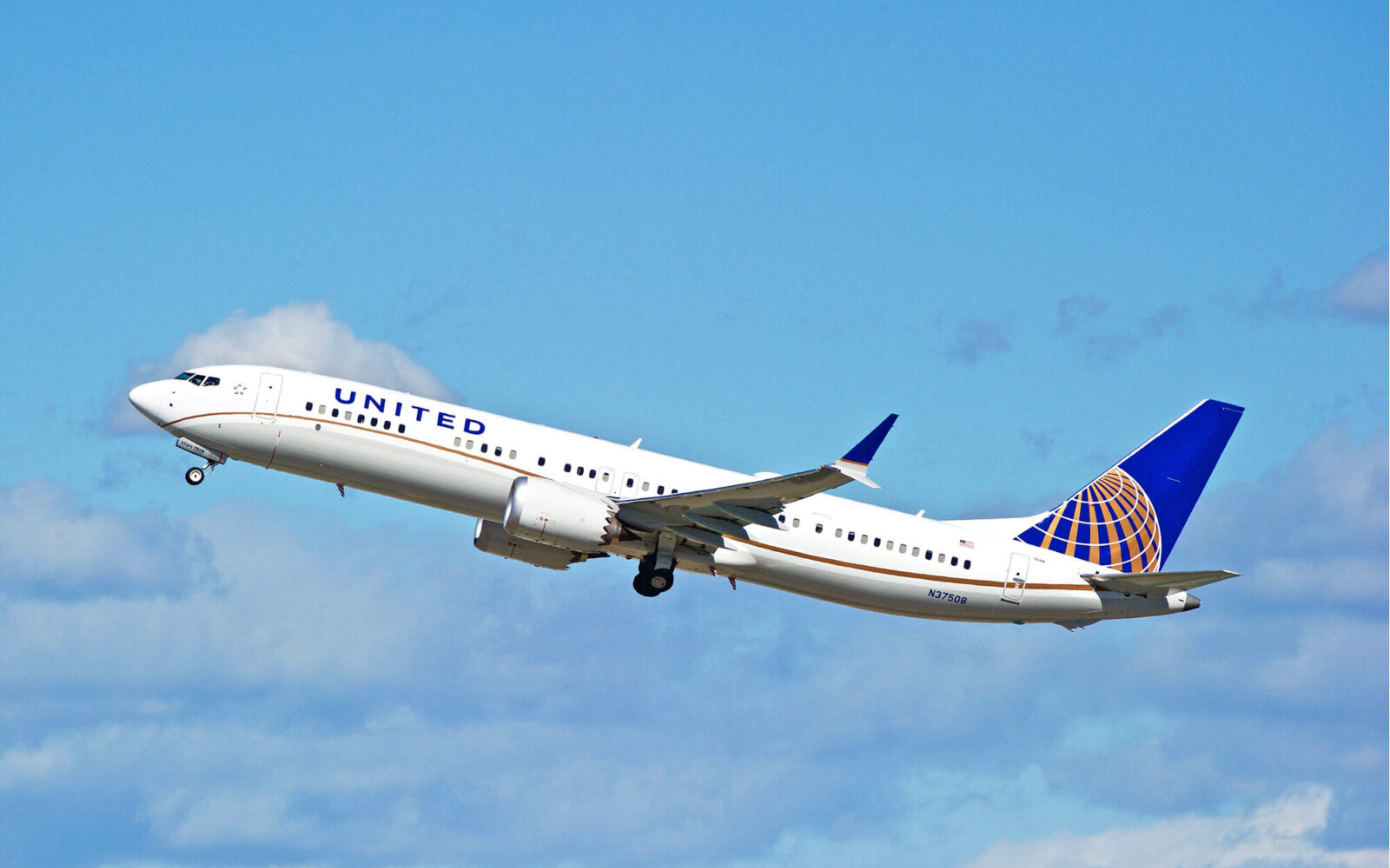 United tells Boeing to swap 737 MAX 10 build for MAX 9