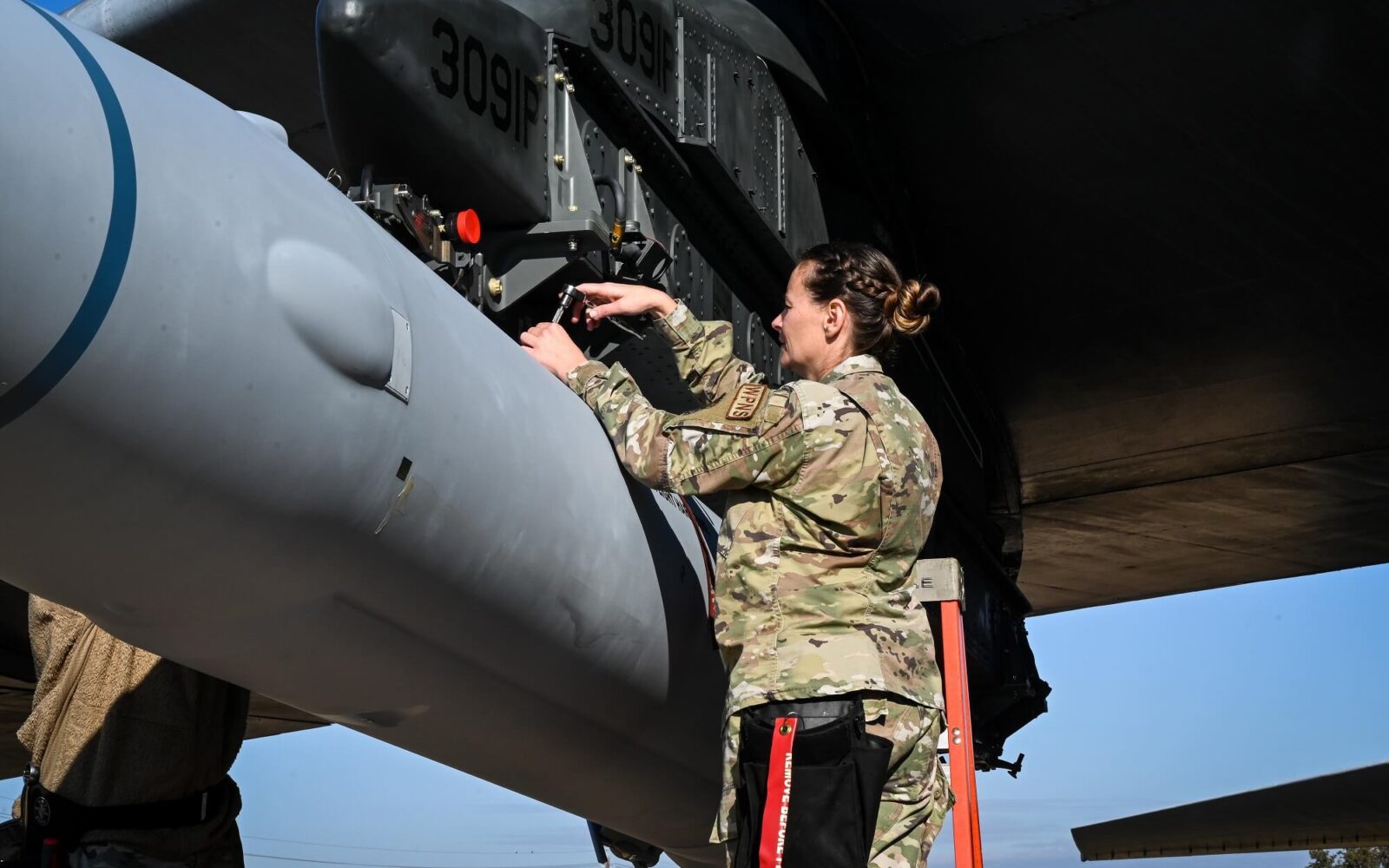 USAF validates first hypersonic weapon loading procedures - AeroTime