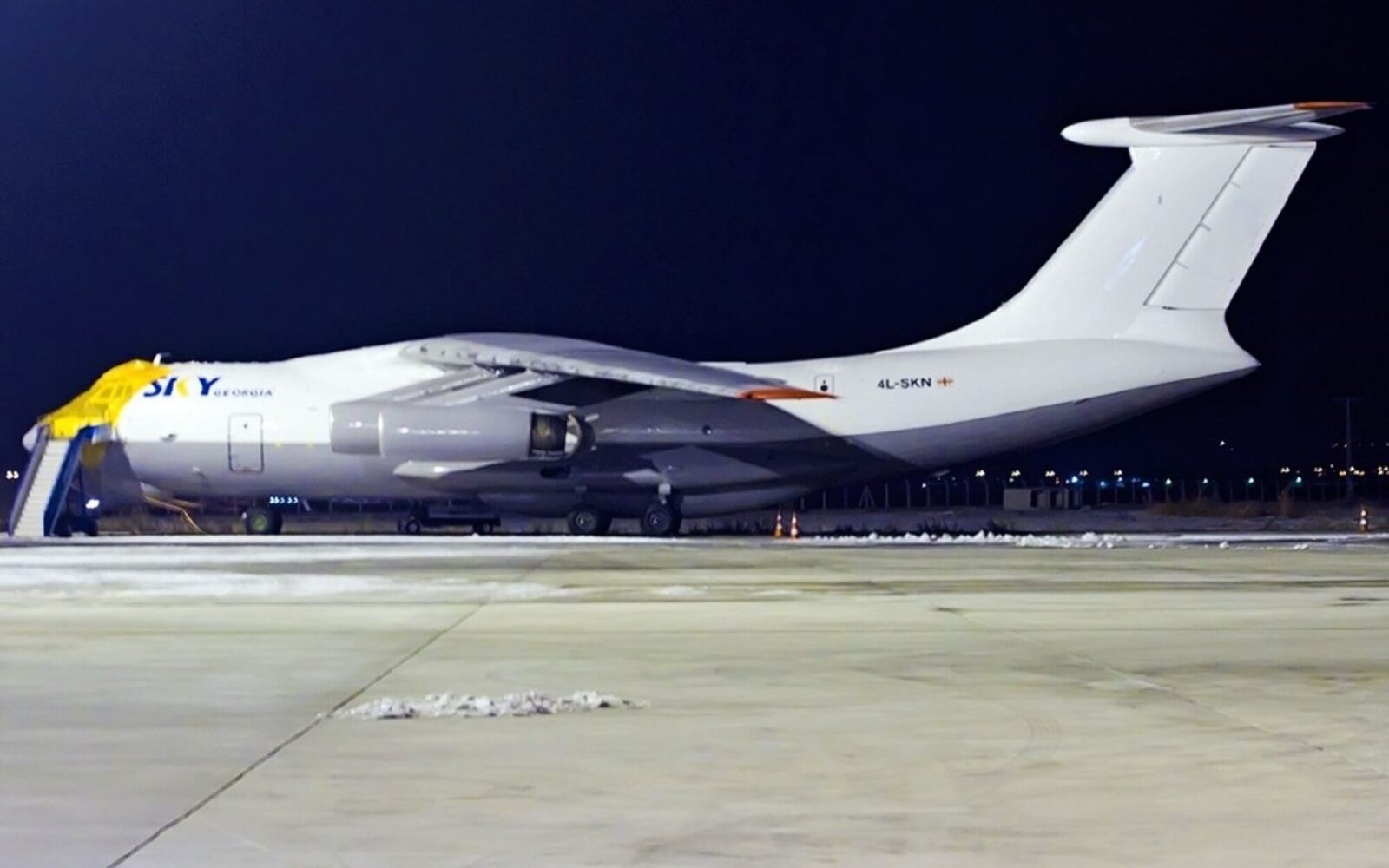 Abandoned 40-year-old Ilyushin Il-76 to be auctioned in Turkey - AeroTime