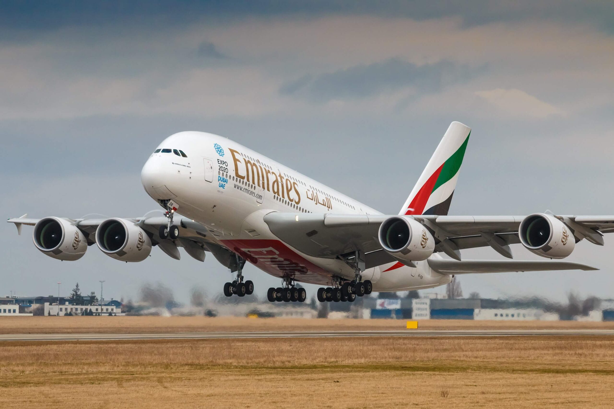 Emirates bets big on A380, B777 facelifts in multibillion-dollar ...