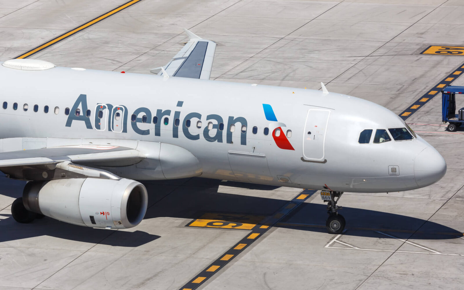 American Airbus A320 lands with engine fire in San Antonio - AeroTime