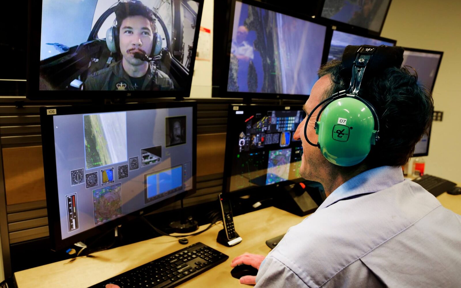 Gaze tracking: military instructors take a fresh look at pilot training ...