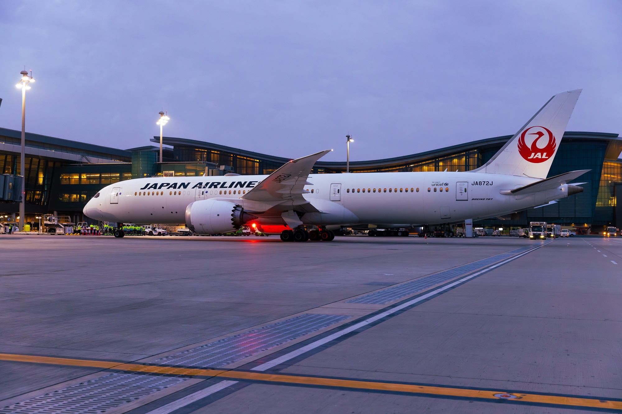Japan Airlines completes first direct flight to Middle East