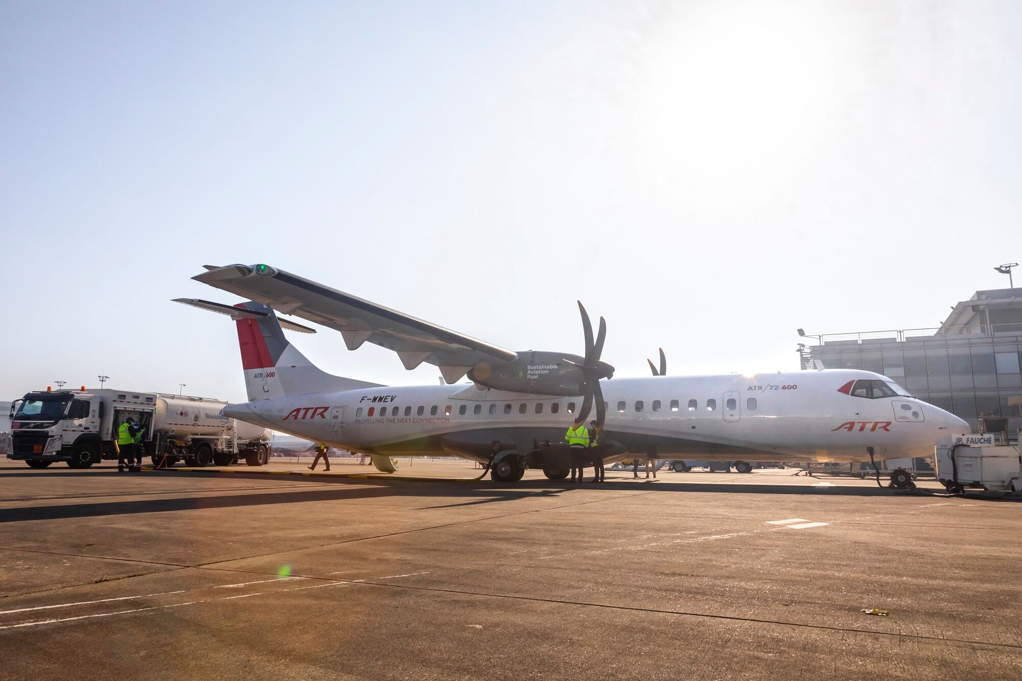 ATR completes test flights using 100% SAF in one engine - AeroTime