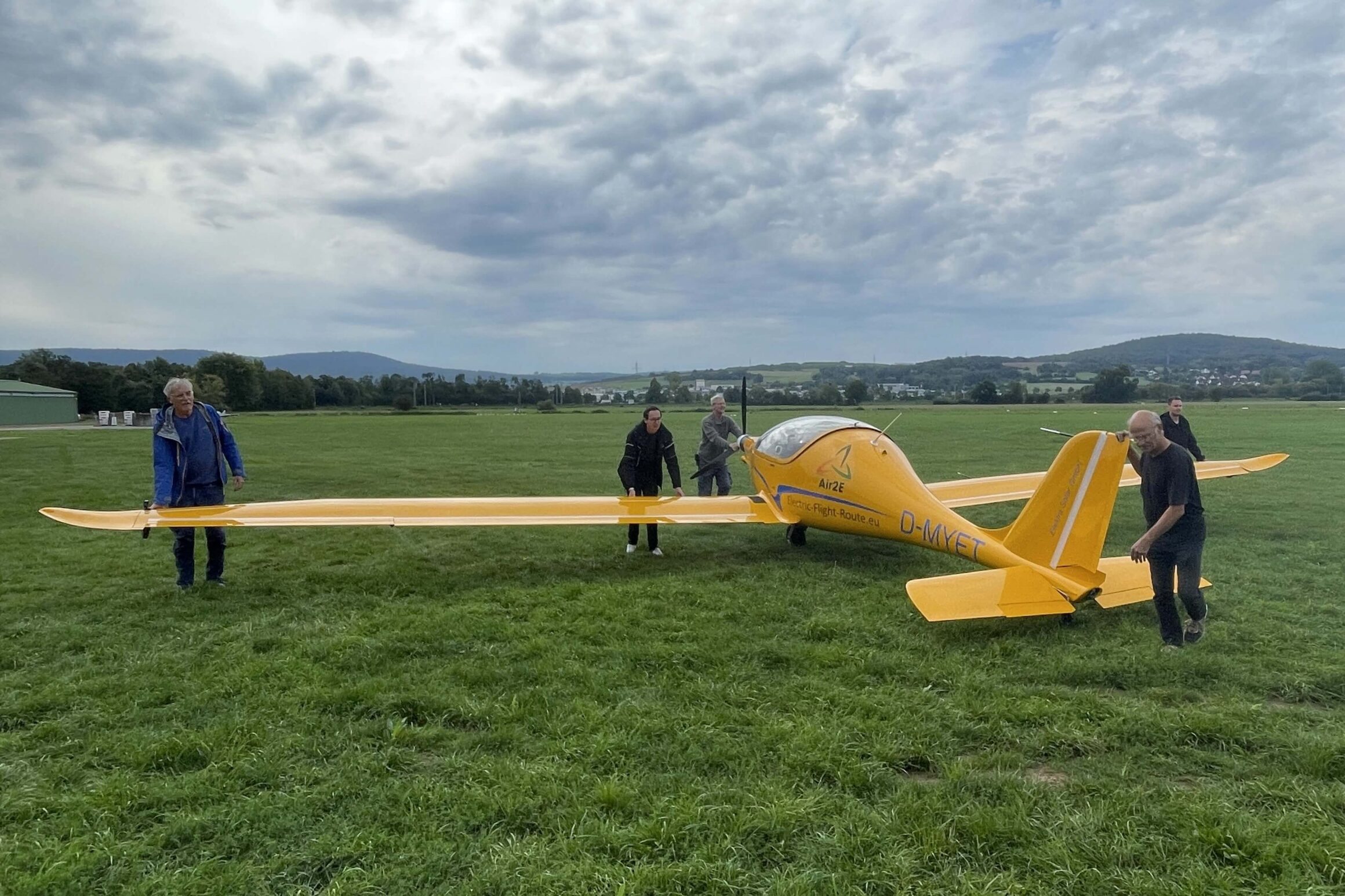 What’s faster: electric plane or electric car? - AeroTime