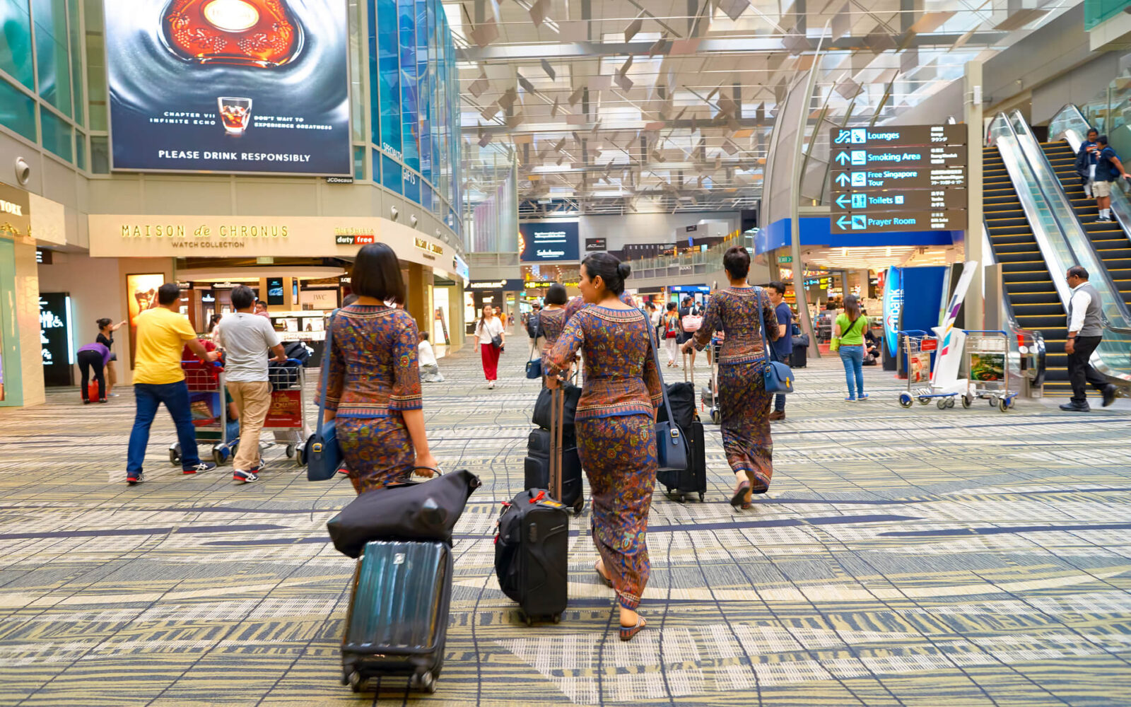 SIA flight crew to wear tracking devices on layovers - AeroTime