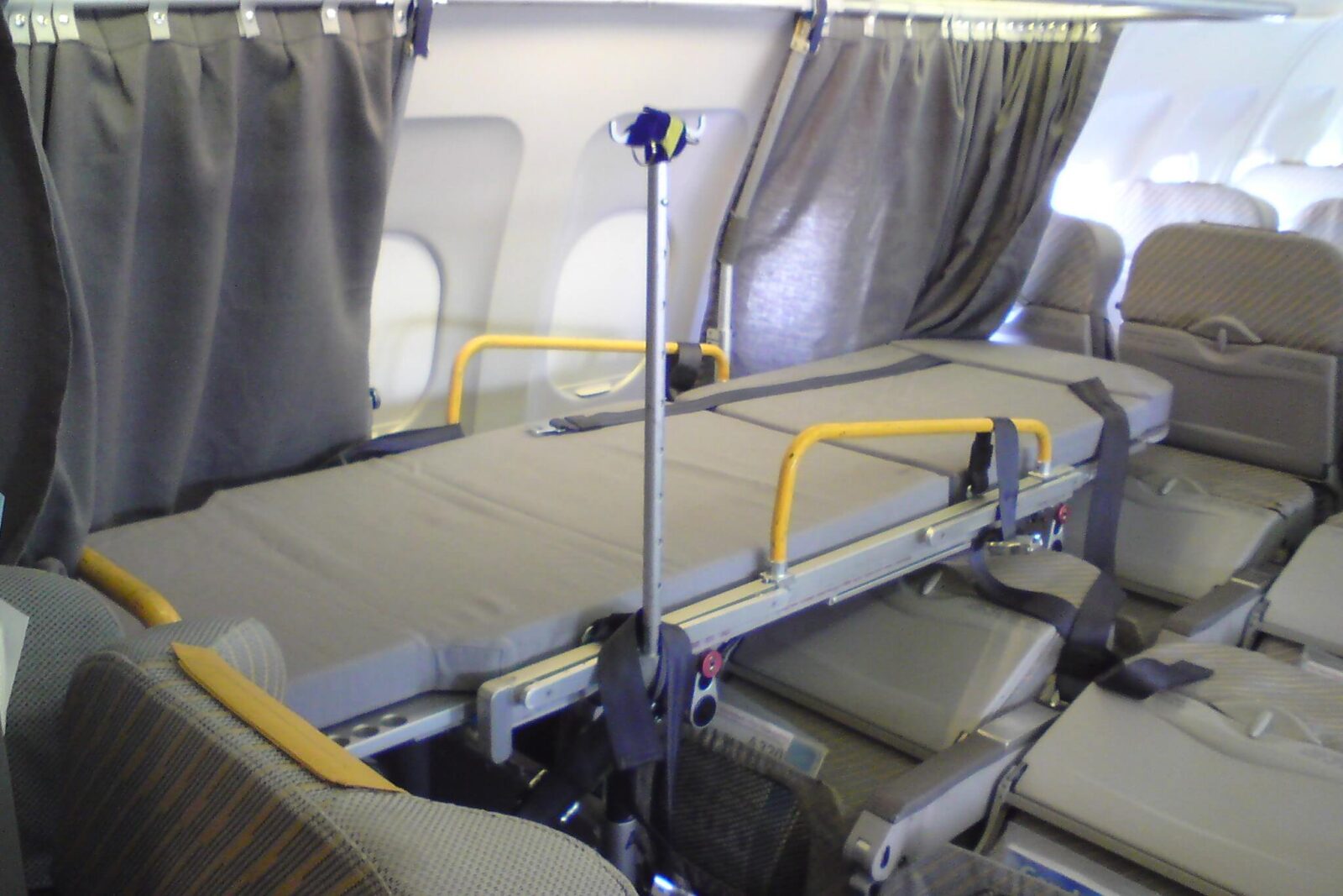 commercial_aircraft_stretcher.jpg - AeroTime