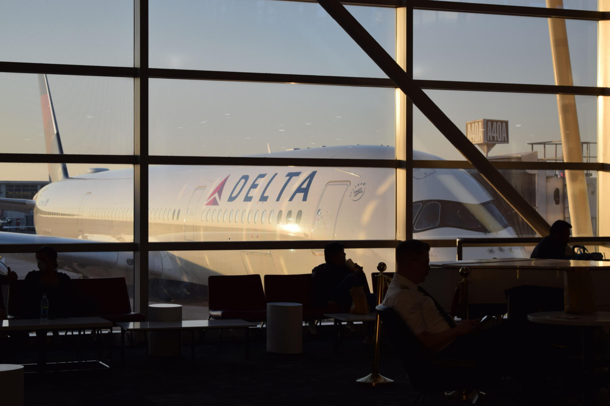 Delta pilots give backing for strike action in ongoing pay talks - AeroTime