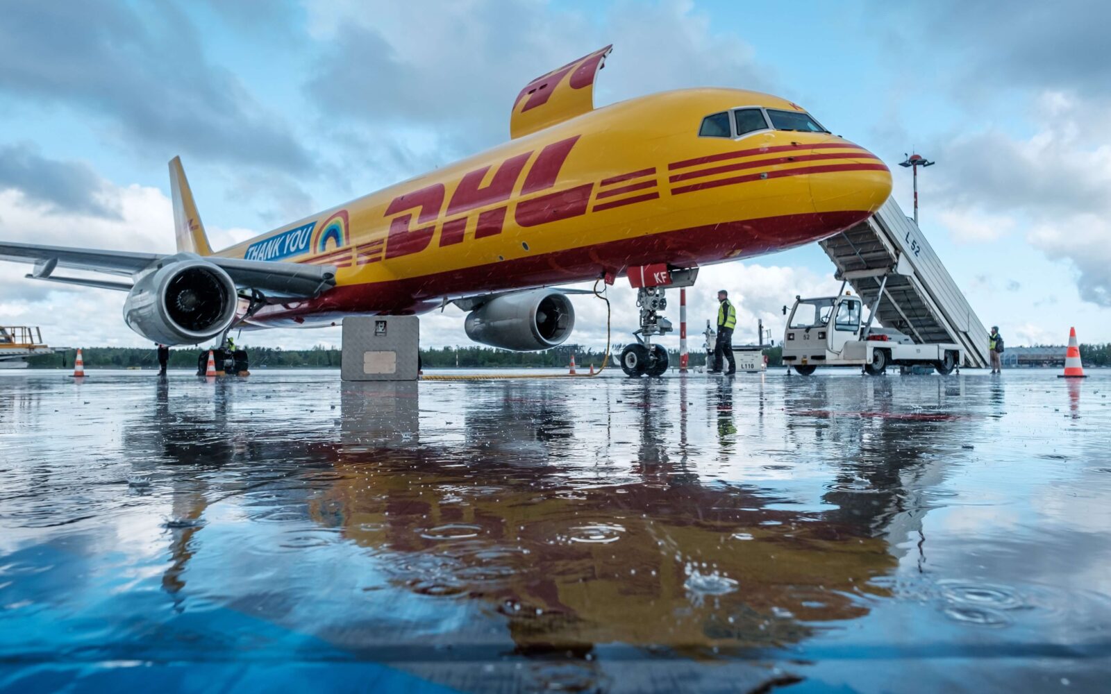 DHL Boeing 757 freighter diverts due to cargo door opening - AeroTime