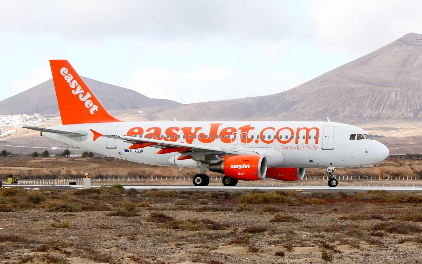 easyJet to cut 4500 jobs and reduce fleet - AeroTime