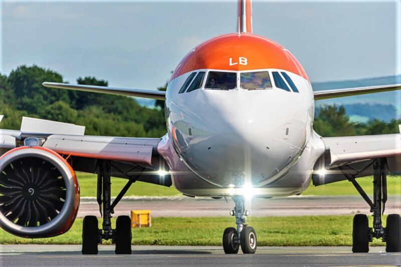easyJet swings into profit as demand for travel soars