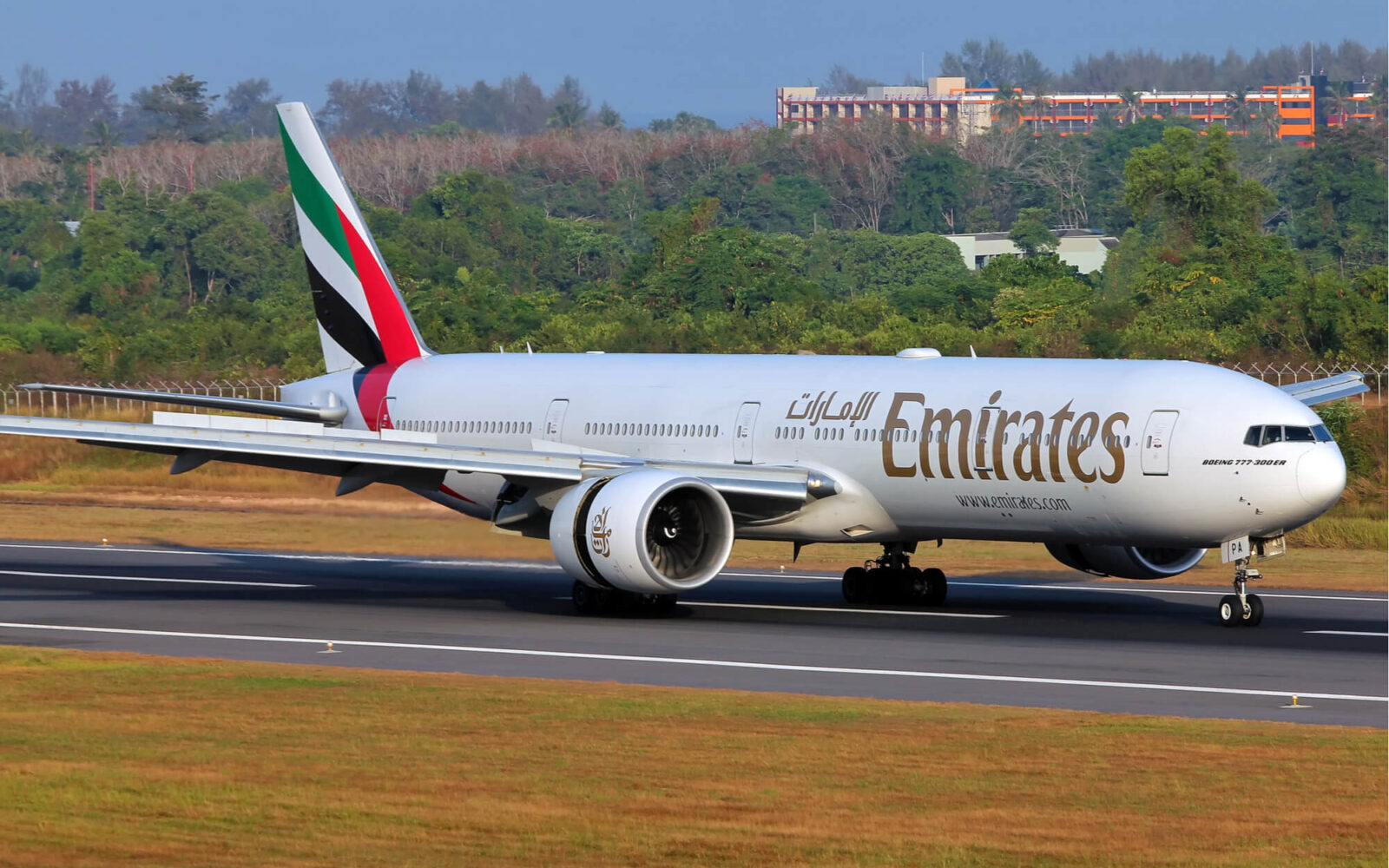 Initial report on Emirates EK231 serious take-off incident at DXB ...