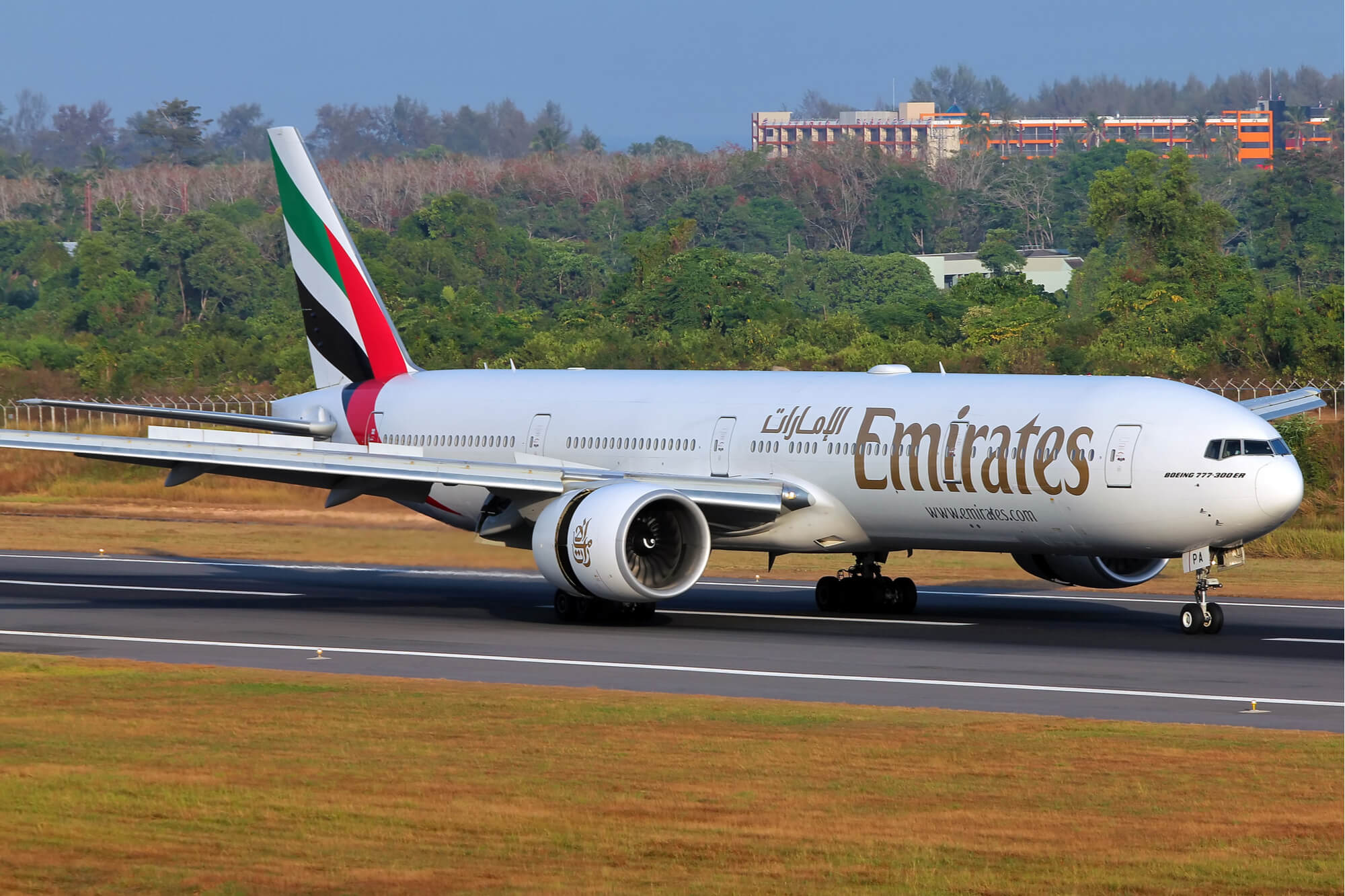 Initial report on Emirates EK231 serious take-off incident at DXB ...