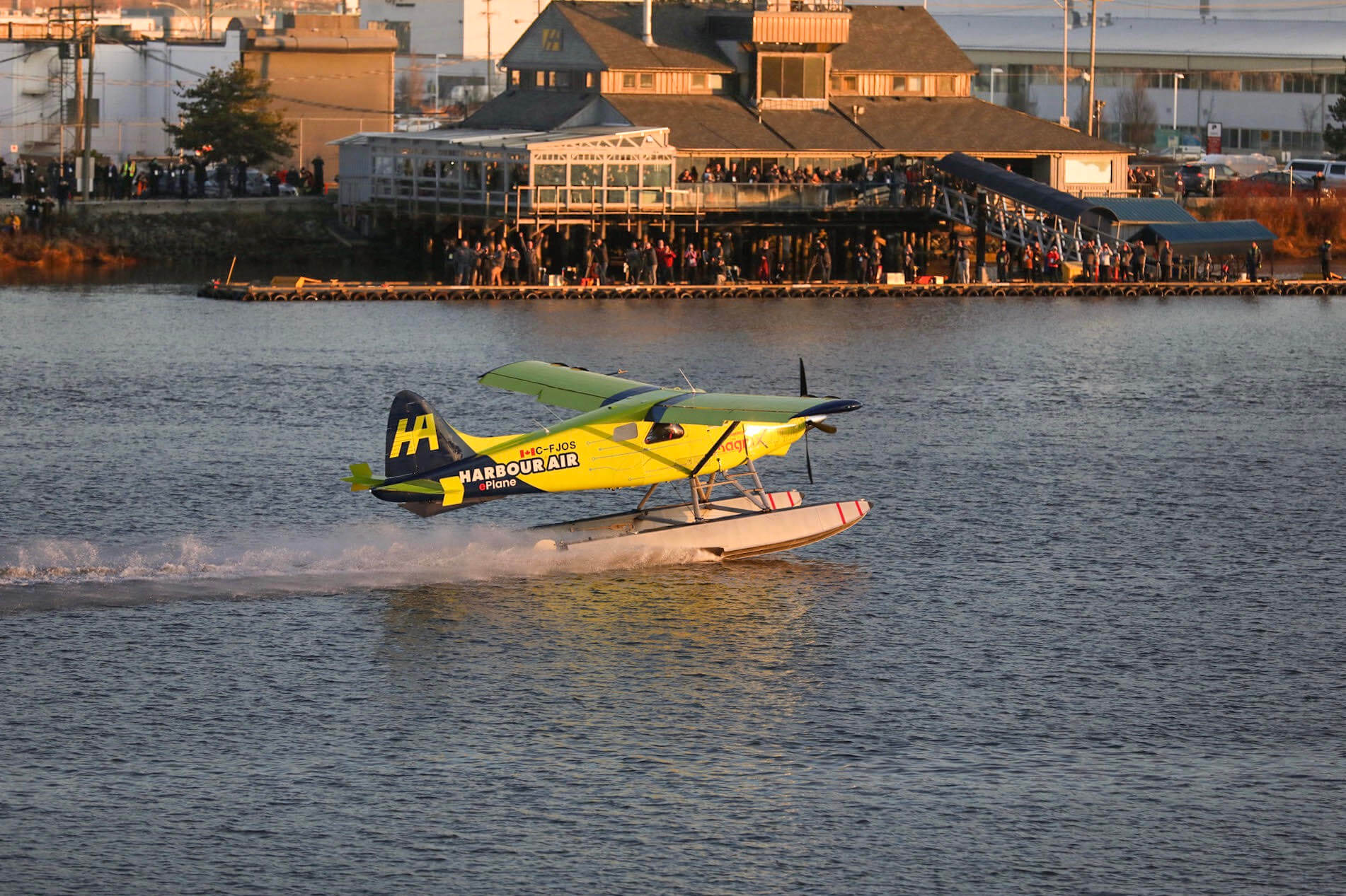 Harbour Air flies first commercial electric seaplane - AeroTime