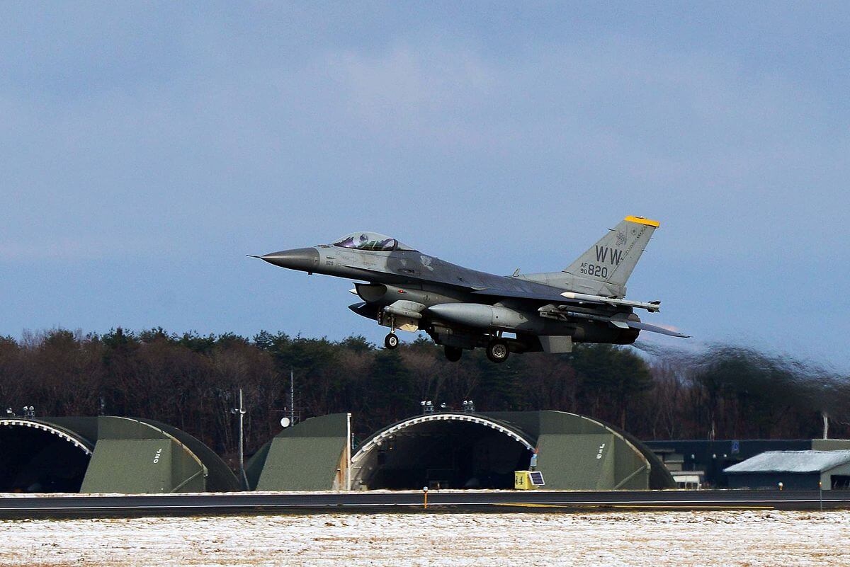 USAF F-16 accidentally releases dummy bomb in Japan - AeroTime