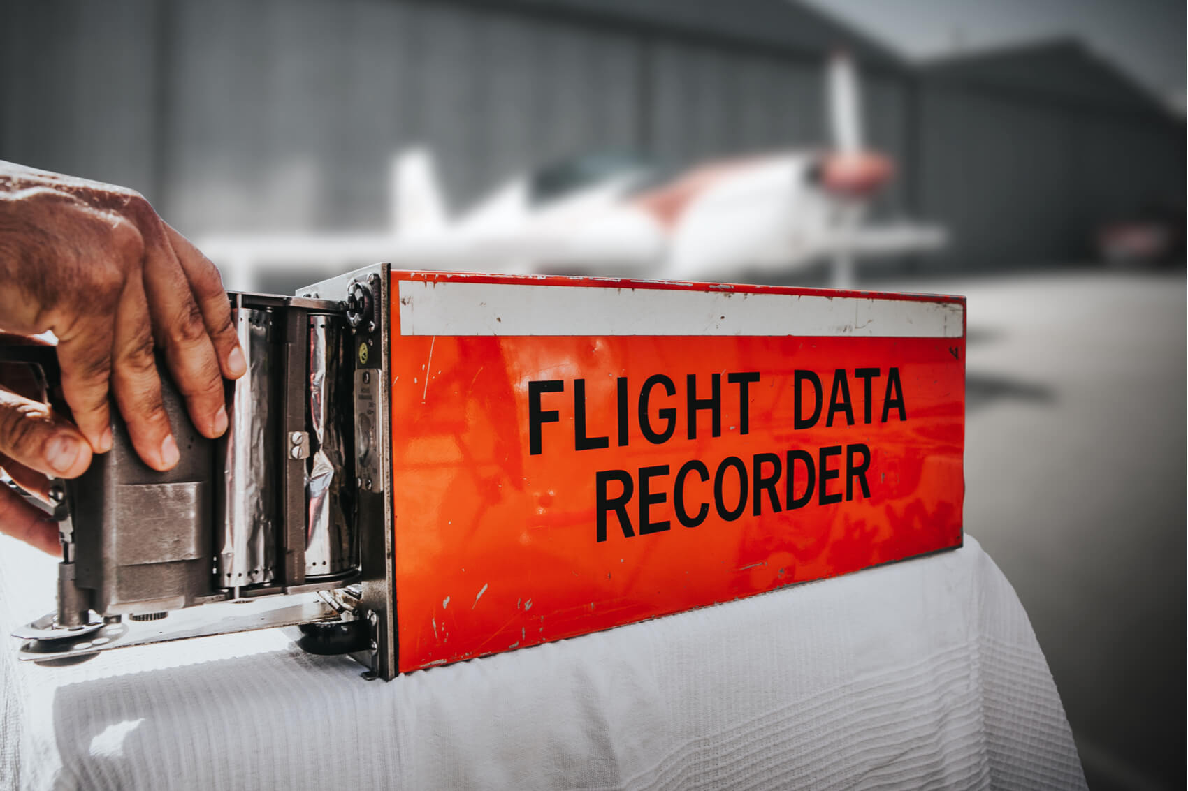 How black boxes work and help investigate plane crashes? - AeroTime