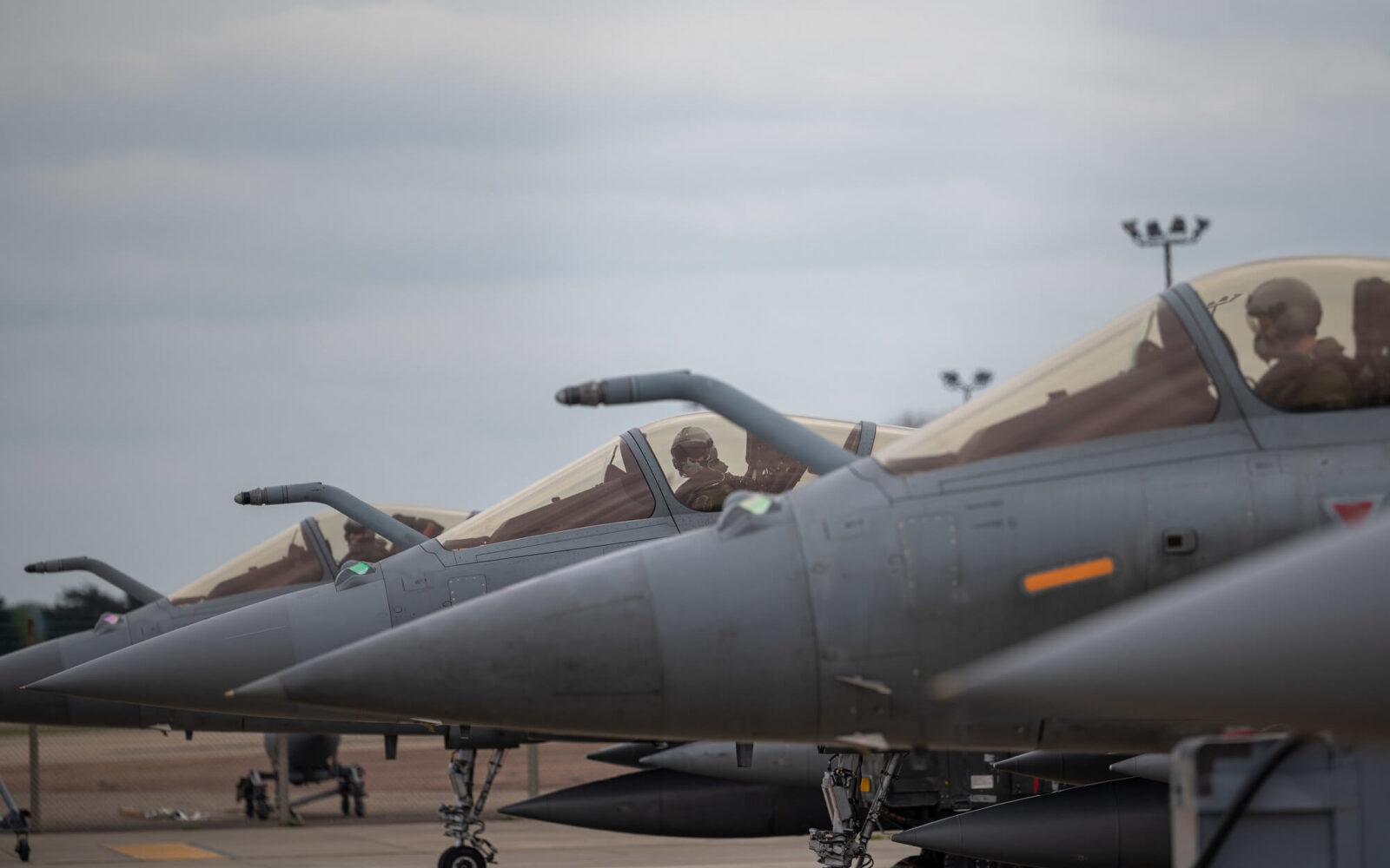 Ukraine eyes up to 100 Rafale jets in new deal with France