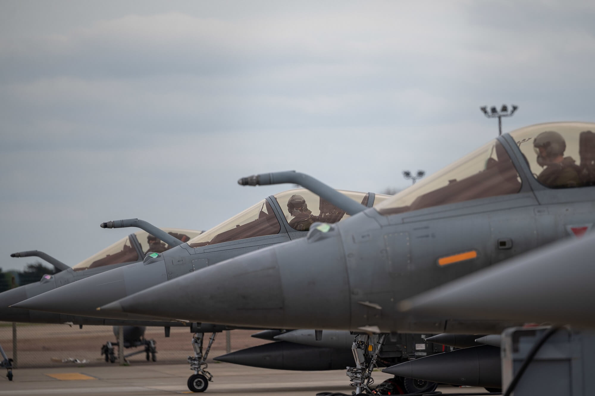 France’s first “Top Gun” class for Rafale pilots graduates - AeroTime