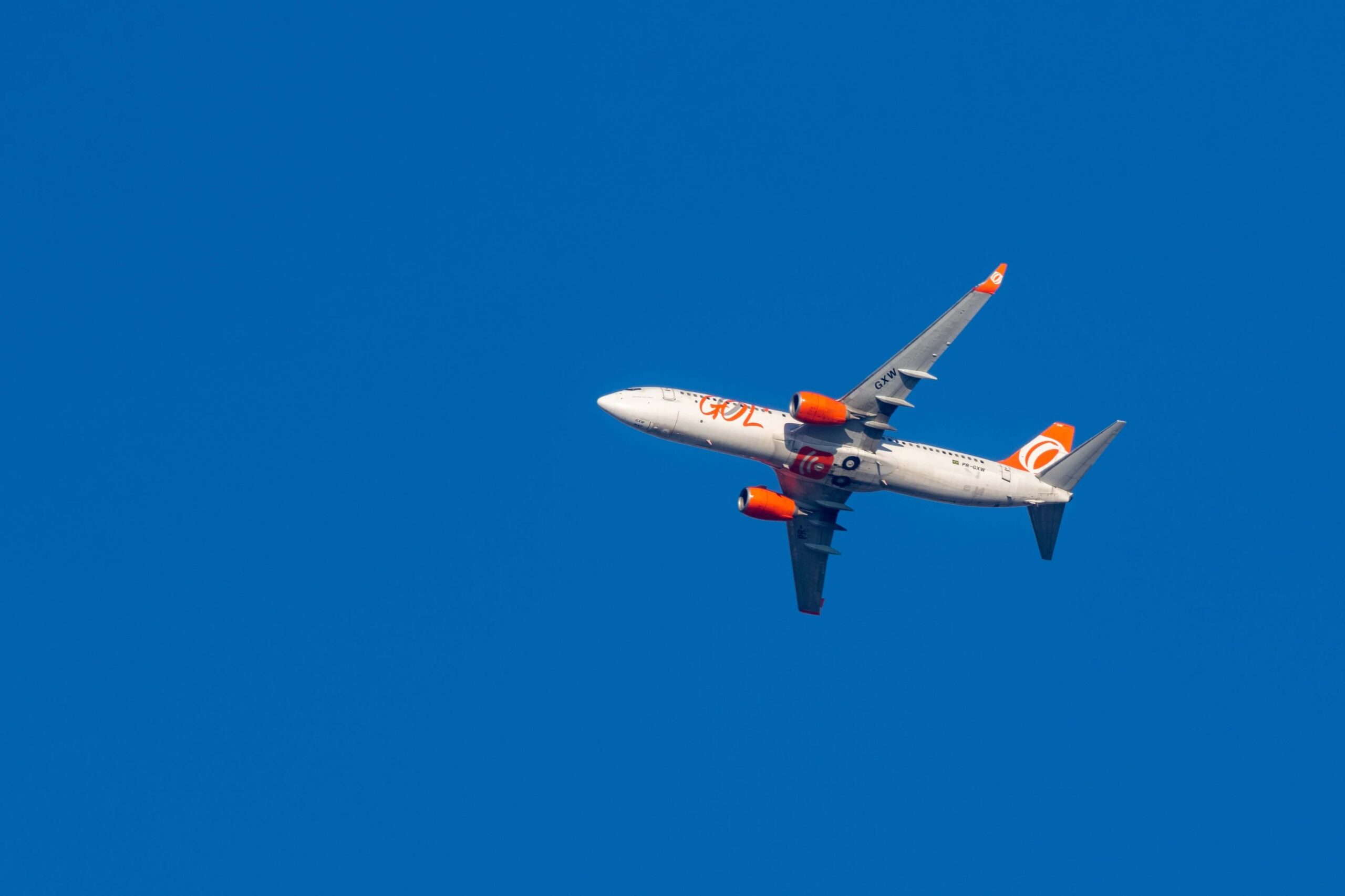 Boeing 747 spotted zigzagging to avoid collision with Boeing 737 - AeroTime