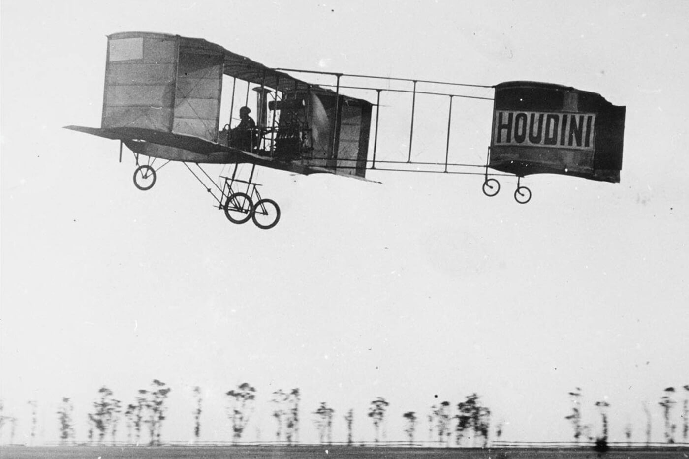 Harry Houdini’s little-known role in Australian aviation history - AeroTime