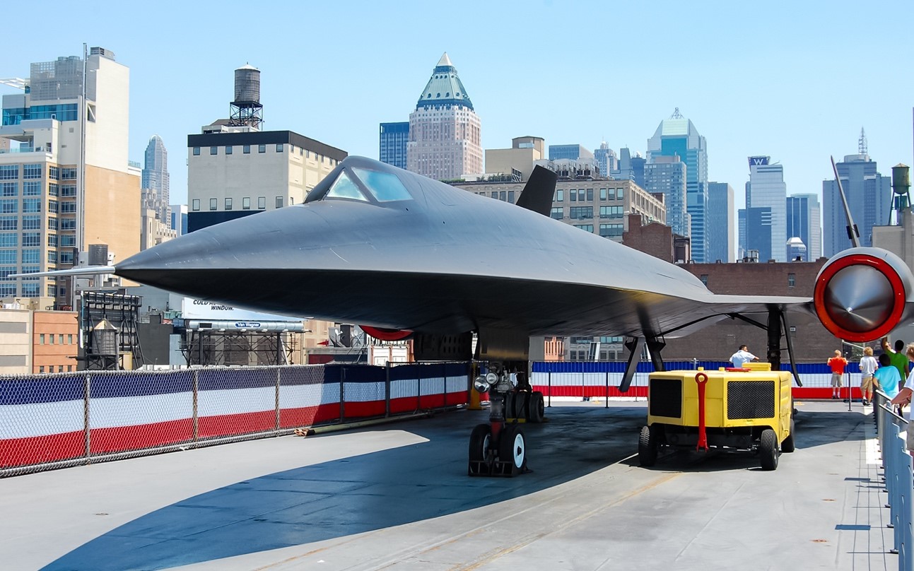 The SR-71 Blackbird: unveiling the fastest plane ever built
