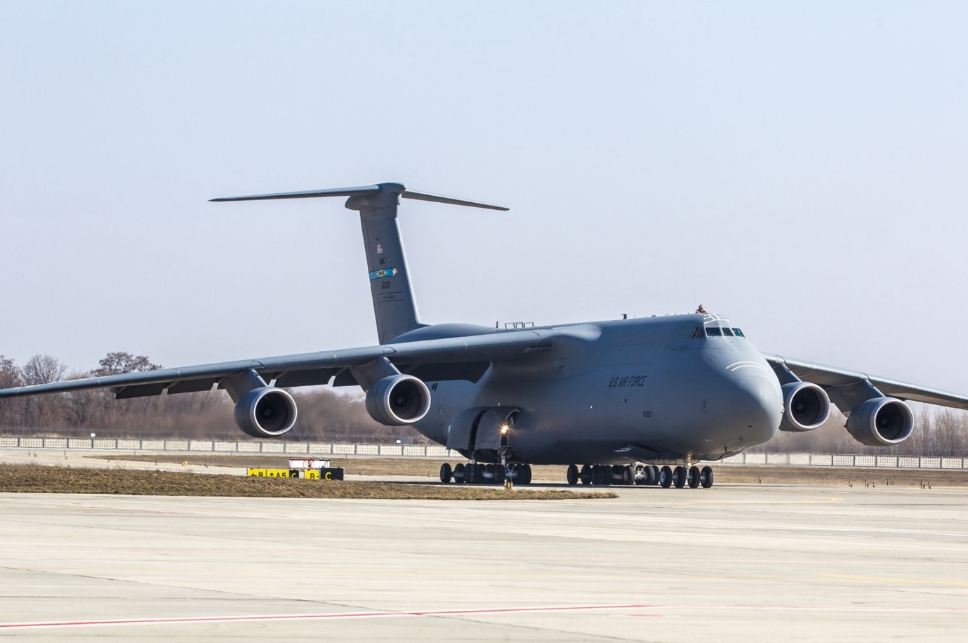 Unveiling the giants: the Top 10 biggest planes in the world