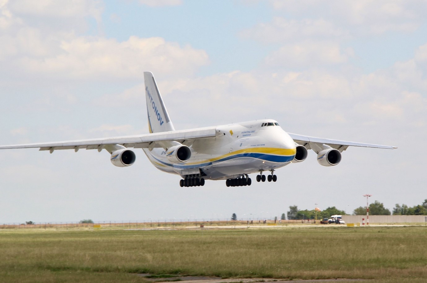 Unveiling the giants: the Top 10 biggest planes in the world